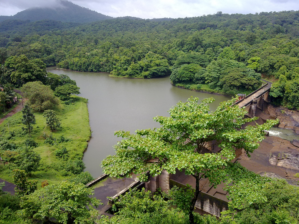 Top 10 Tourist Places In Kerala | Welcomenri